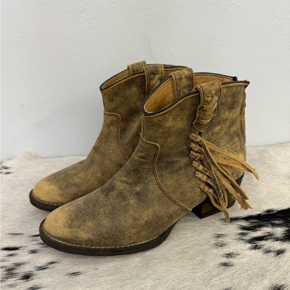 Very Volatile | Shoes | Very Volatile Womens Cowboy Ankle Boots Tan ...